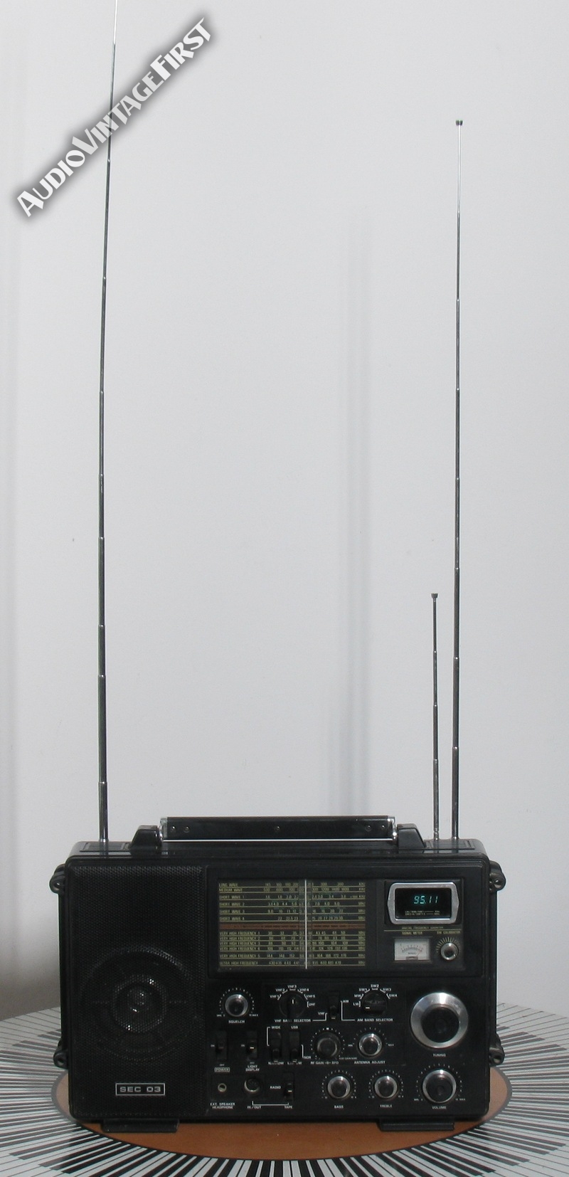 03 NR-82F1 AudioVintageFirst